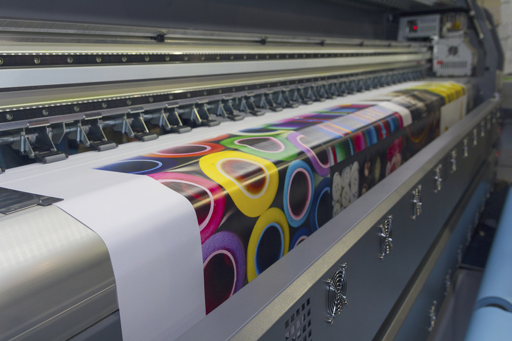 Large,Format,Printing,Machine,In,Operation.,Industry - Grafiks